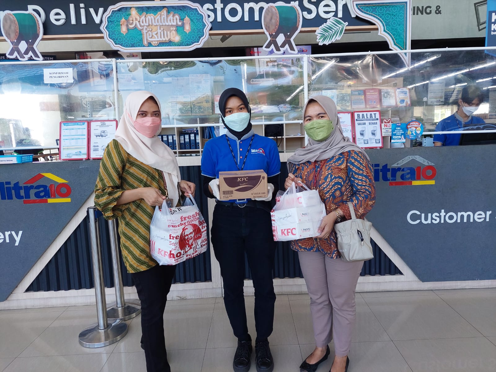 Raih keberkahan, Solusi Retail & Payment Wilayah 09 Kolaborasi Dengan Cabang Berbagi Takjil ke ...